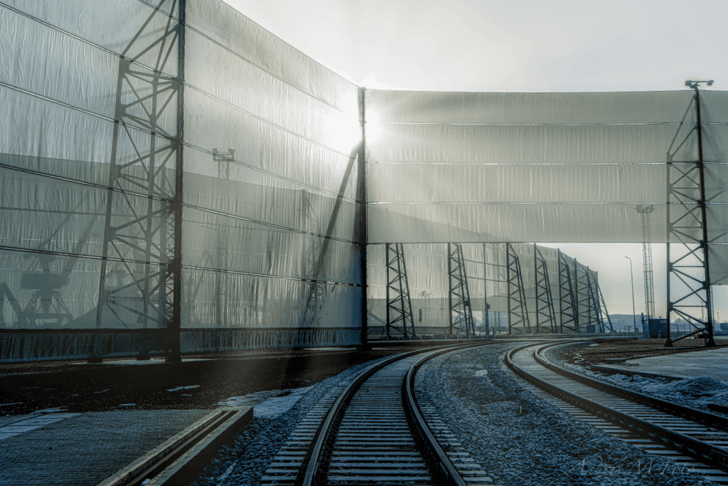 Revolutionize your Dust Management: The Top 10 Benefits of a Wind Fence - WeatherSolve Structures